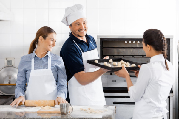 Choosing Different Apron Styles for Your Restaurant - Prudential Uniforms